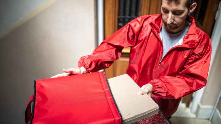 Out-Of-Home Delivery: How the Trend is Shaping the New Normal? - ReachShip